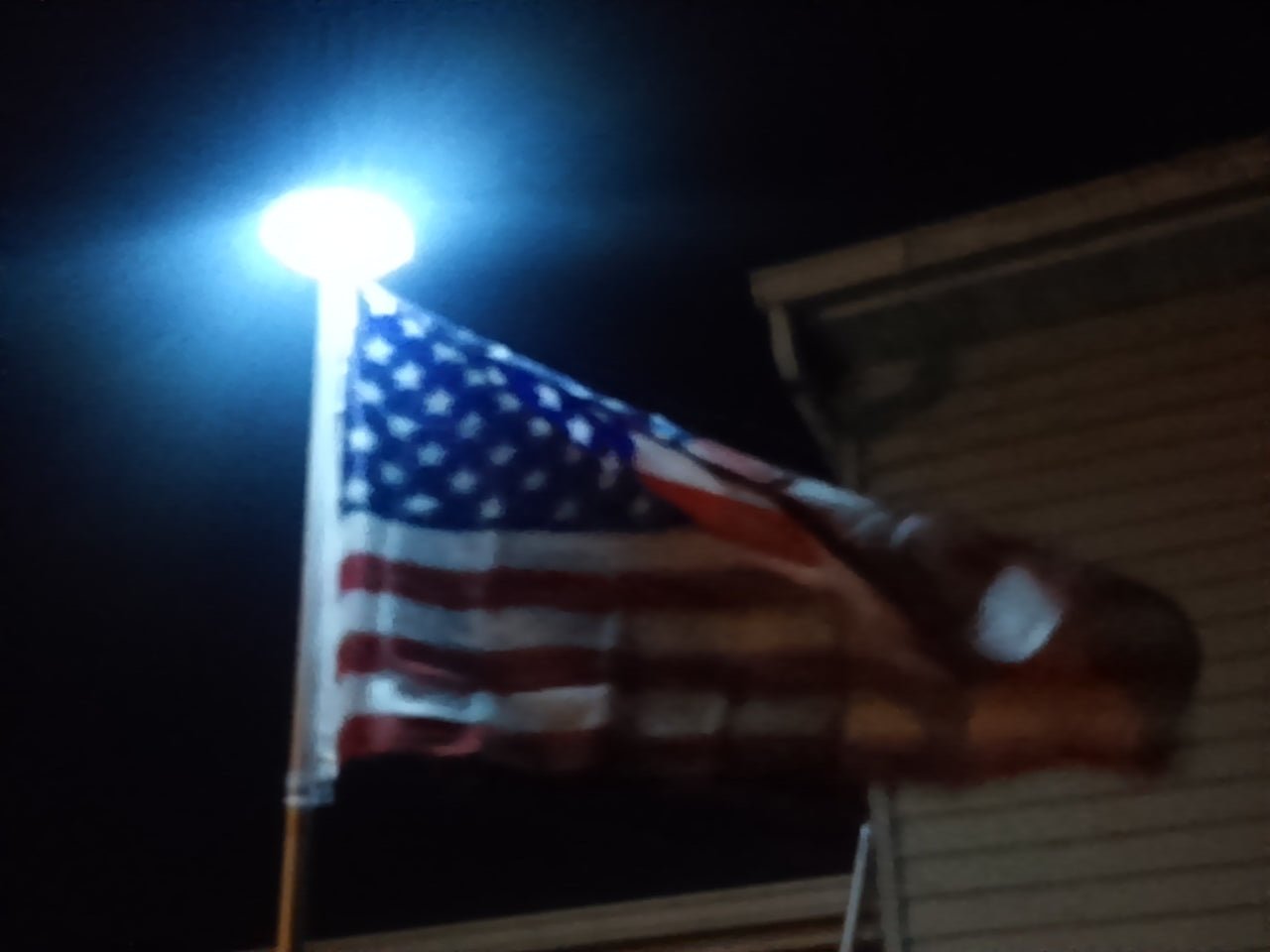 Flagpole Disc Series Solar Flagpole Lights | Flagpole Lights ...